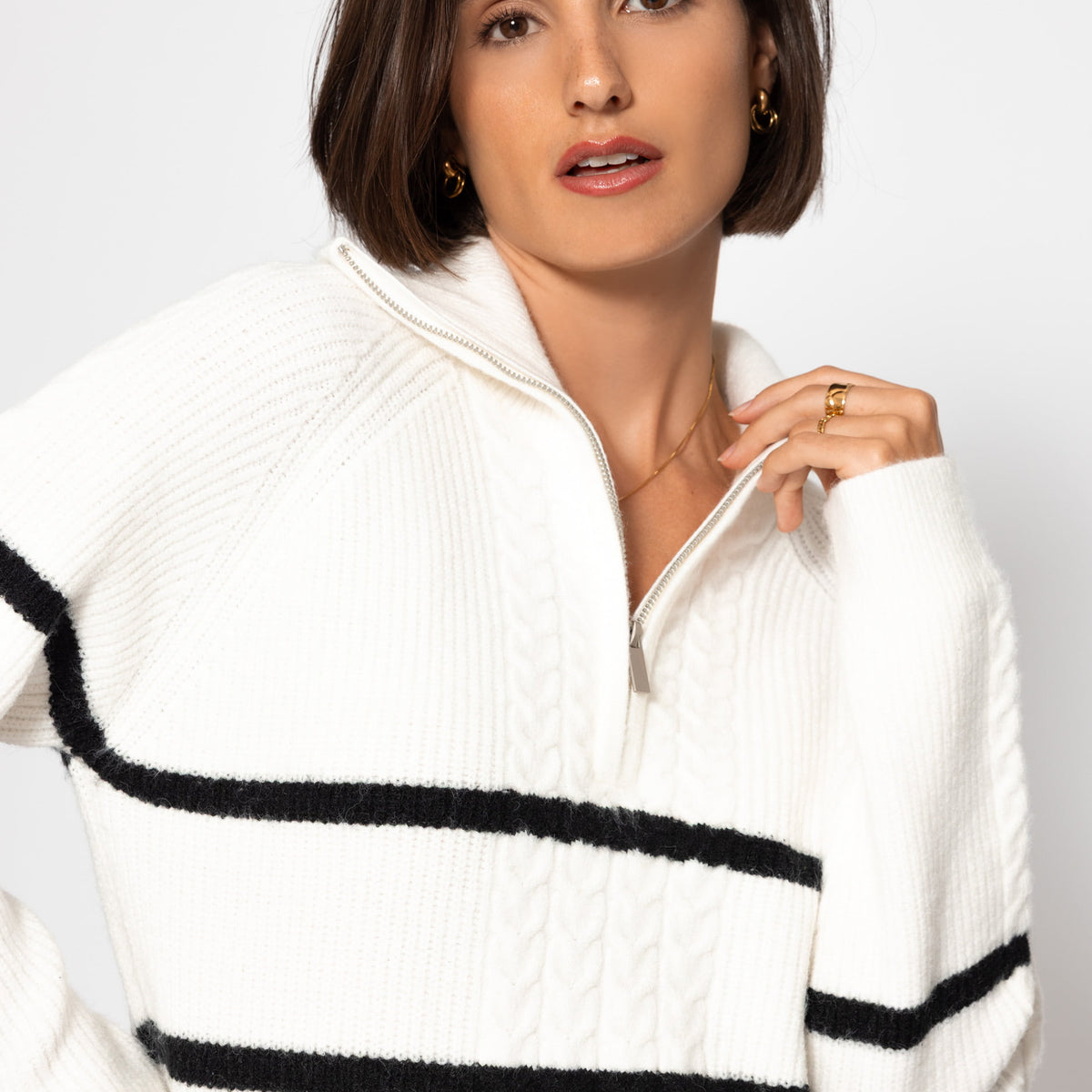 Pullover mit Reißverschluss am Kragen - offwhite – SASSYCLASSY