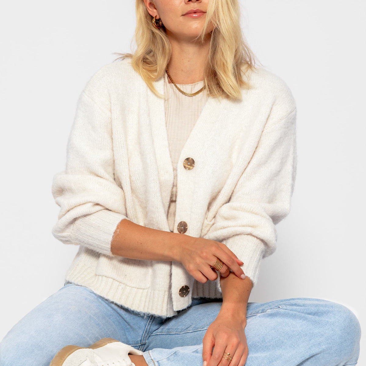 Cardigan with snap fasteners - off-white – SASSYCLASSY